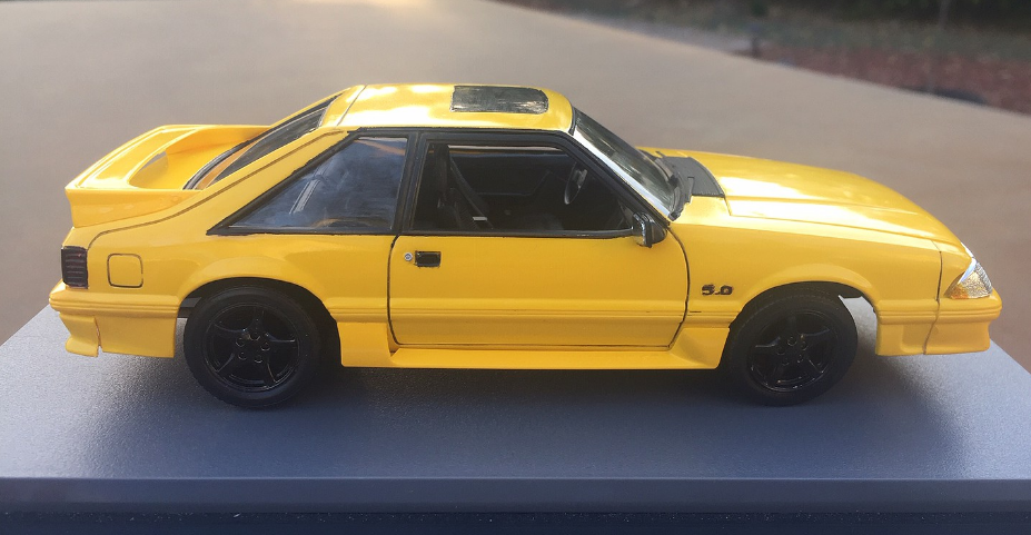 AMT 1988 Ford Mustang GT 2T 1:25 - AMT1216 | RC Garage Hobby Shop